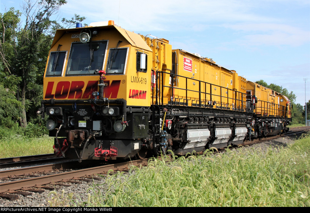 LMIX 619 Loram MOW Through West Laurel